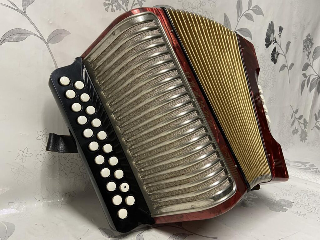Gaita Ponto 8 Baixos – Hohner Erica – Germany – ACORDEONMANIA